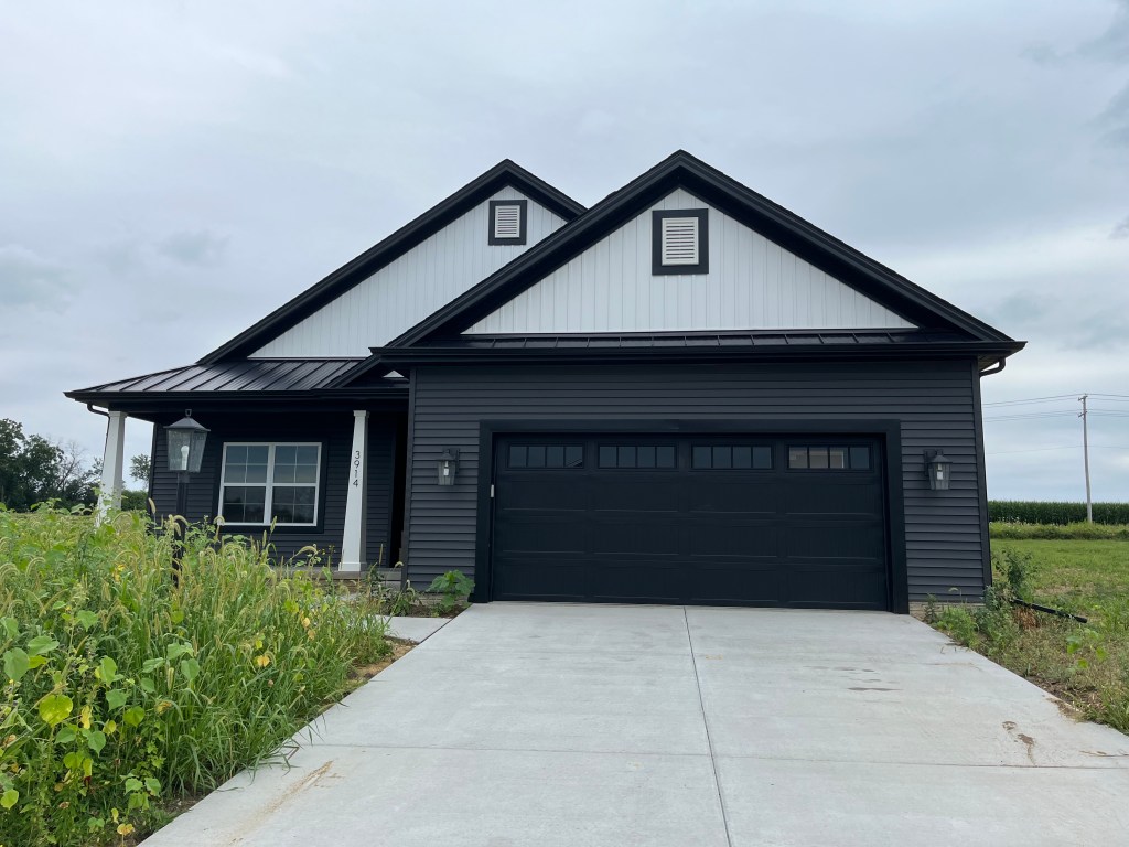 Siding Trends in Illinois for 2024 – Carlson Exteriors Inc.